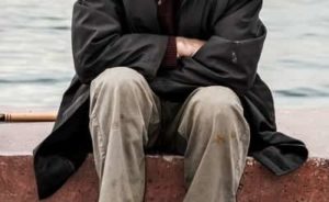 What Causes Bright Red Blood in Stools - IYTmed.com